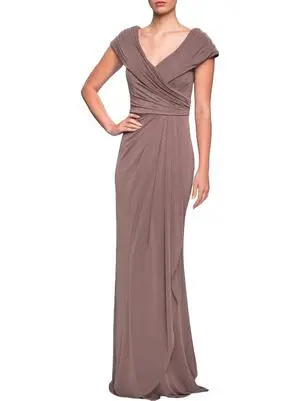 La Femme Ruched Jersey Long Gown With V-neckline - Cocoa
