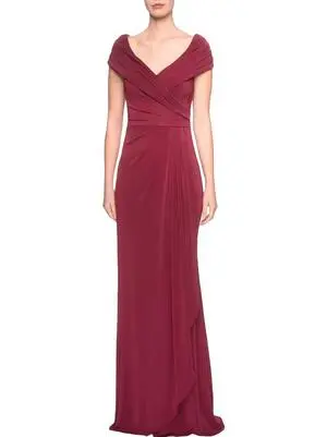 La Femme Ruched Jersey Long Gown With V-neckline - Wine