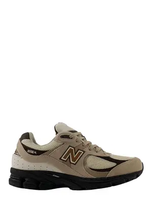 NEW BALANCE 2002R Sneakers Tan