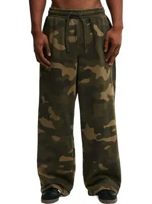COTTON ON Super Baggy Track Pant - Camo Green Wash