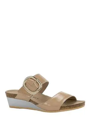 Naot Magic Wedge Sandal - Camel Crinkle Patent Leather