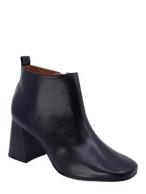 CHOCOLAT BLU Hilla Leather Booties - Black Leather