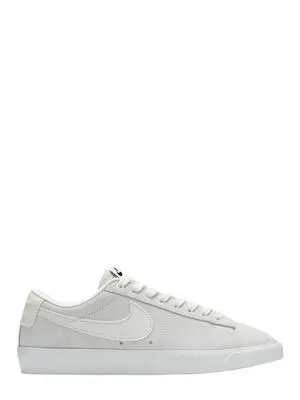 Nike Zoom Blazer Low Gt Sb Sneakers - White
