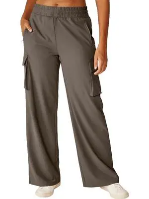 Beyond Yoga City Chic Cargo Pants - Dune