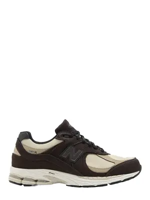 NEW BALANCE 2002r Gore-tex Sneakers - Brown