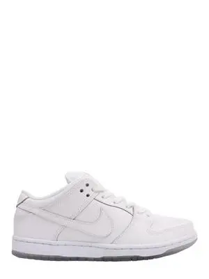 Nike Dunk Low Pro Sb Sneakers - White