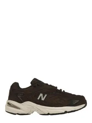 NEW BALANCE 725 Sneakers
