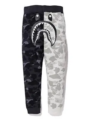 A BATHING APE X Neighborhood Split Camo Shark Sweatpants Black/white