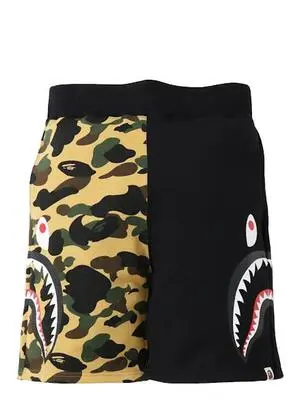 A BATHING APE 1st Camo Side Shark Sweatshort - Black/yellow