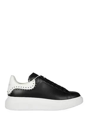 Alexander McQueen Oversized Studded Sneakers - Black/white