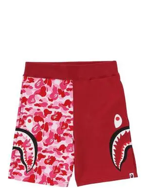 A BATHING APE Abc Camo Side Shark Sweat Shorts - Pink/red
