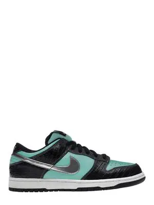 NIKE Nike SB Dunk Low Diamond Supply Co. Sneakers