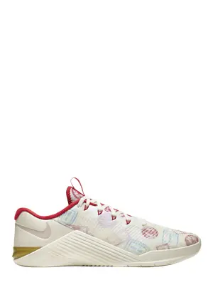 Nike Metcon 5 Amp Passport Sneakers - Sail/metallic Gold/gym Red