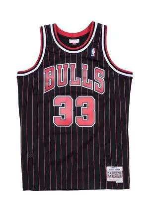 Mitchell & Ness Chicago Bulls 1995-96 Scottie Pippen Swingman Jersey - Black