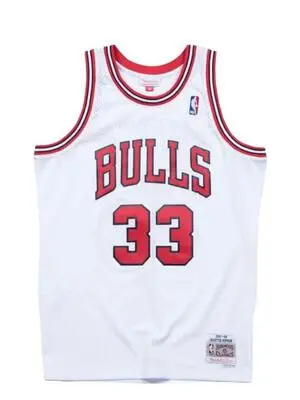 Mitchell & Ness Chicago Bulls 1997-98 Scottie Pippen Swingman Jersey - White