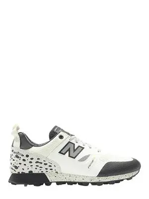 NEW BALANCE Trailbuster Sneakers - White/black