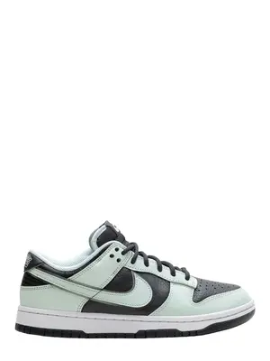 Nike Dunk Low Sneakers - Green