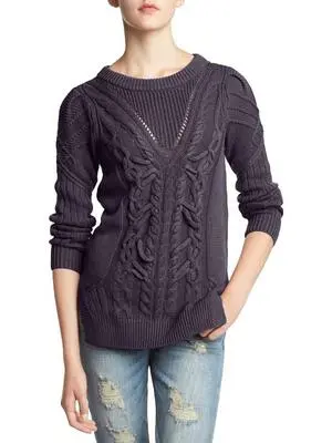 TILDON Cable Knit V-Neck Sweater