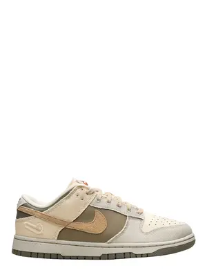 Nike Dunk Low Light Bone/neutral Olive Sneakers - Neutrals
