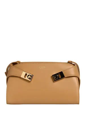 FERRAGAMO FERRAGAMO Hug Soft Leather Convertible Bag Light Camel