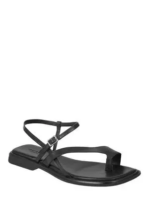 VAGABOND SHOEMAKERS Izzy Square Toe Sandal - Black