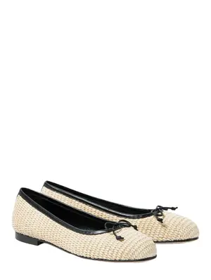 Manolo Blahnik Veralli Raffia Ballerinas - Beige