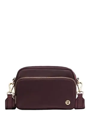 Lululemon Everywhere Crossbody Bag 2L Black Plum/gold
