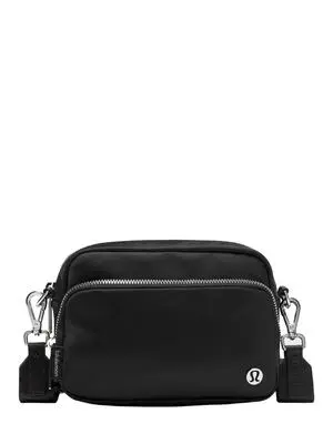 Lululemon Everywhere Crossbody Bag 2l - Black/silver
