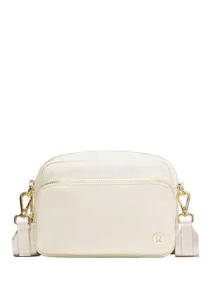 Lululemon Everywhere Crossbody Bag 2l - Light Ivory/gold