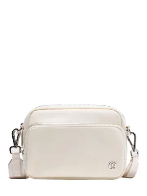 Lululemon Everywhere Crossbody Bag 2L Light Ivory/silver
