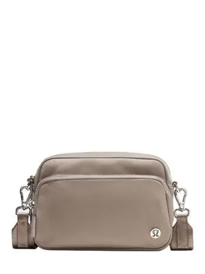 Lululemon Everywhere Crossbody Bag 2L Warm Ash Grey/silver