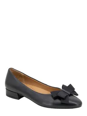 Gentle Souls GENTLE SOULS BY KENNETH COLE Abigail Bow Pump Black Leather