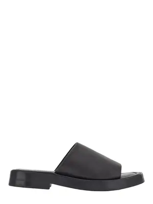 FERRAGAMO Leather Flat Sandals - Black