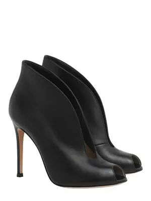 GIANVITO ROSSI Vamp Booties - Black