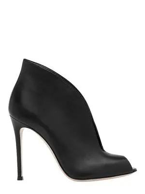 GIANVITO ROSSI Vamp Booties - Black