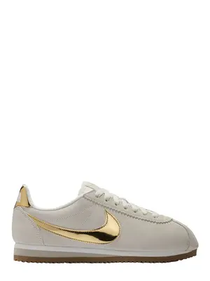 Nike Classic Cortez Se 'metallic Gold' Sneakers - Cream