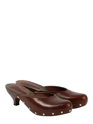 Chloé Judith Studded Leather Clogs - Brown