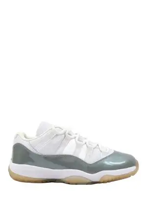 JORDAN 11 Retro Low Sneakers - White/metallic Silver