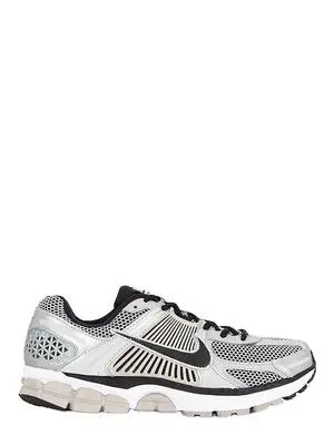 Nike Zoom Vomero 5 Metallic Silver  Black  & College Grey