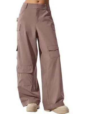 Alo Yoga Workwear Cargo Pants Mushroom