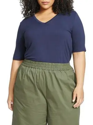 Universal Standard Lily Liquid Jersey V-neck T-shirt - Midnight