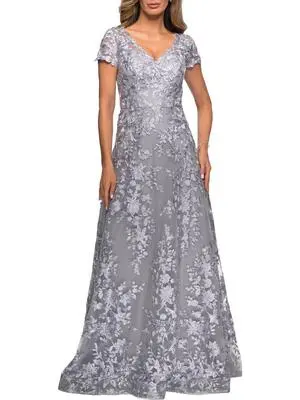 La Femme Long Lace Evening Gown With Cap Sleeves - Platinum
