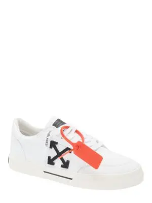 Off-White Low Top Sneaker - White - Black