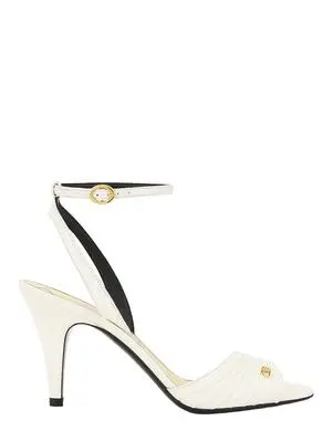 Valentino Garavani Valentino Garavani Ladycrush Sandal Ivory