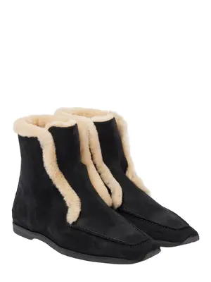 TOTEME Shearling-lined Leather Ankle Boots - Black