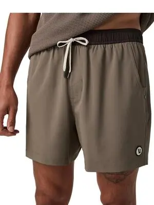 Vuori Kore Shorts 5 Unlined - Bark