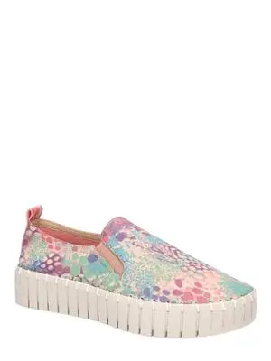 EASY WORKS BY EASY STREET Peppy Slip-on Platform Sneakers - Washed Pastel
