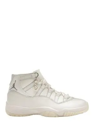 JORDAN 11 Retro Sneakers - Sail/pearl Grey/white