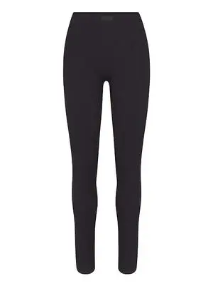 NIKESKIMS Matte V-line 26" Legging 'obsidian - Black