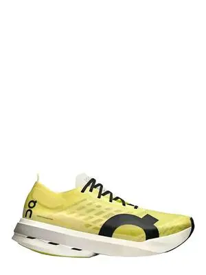 On Cloudboom Strike Sneakers - Yellow